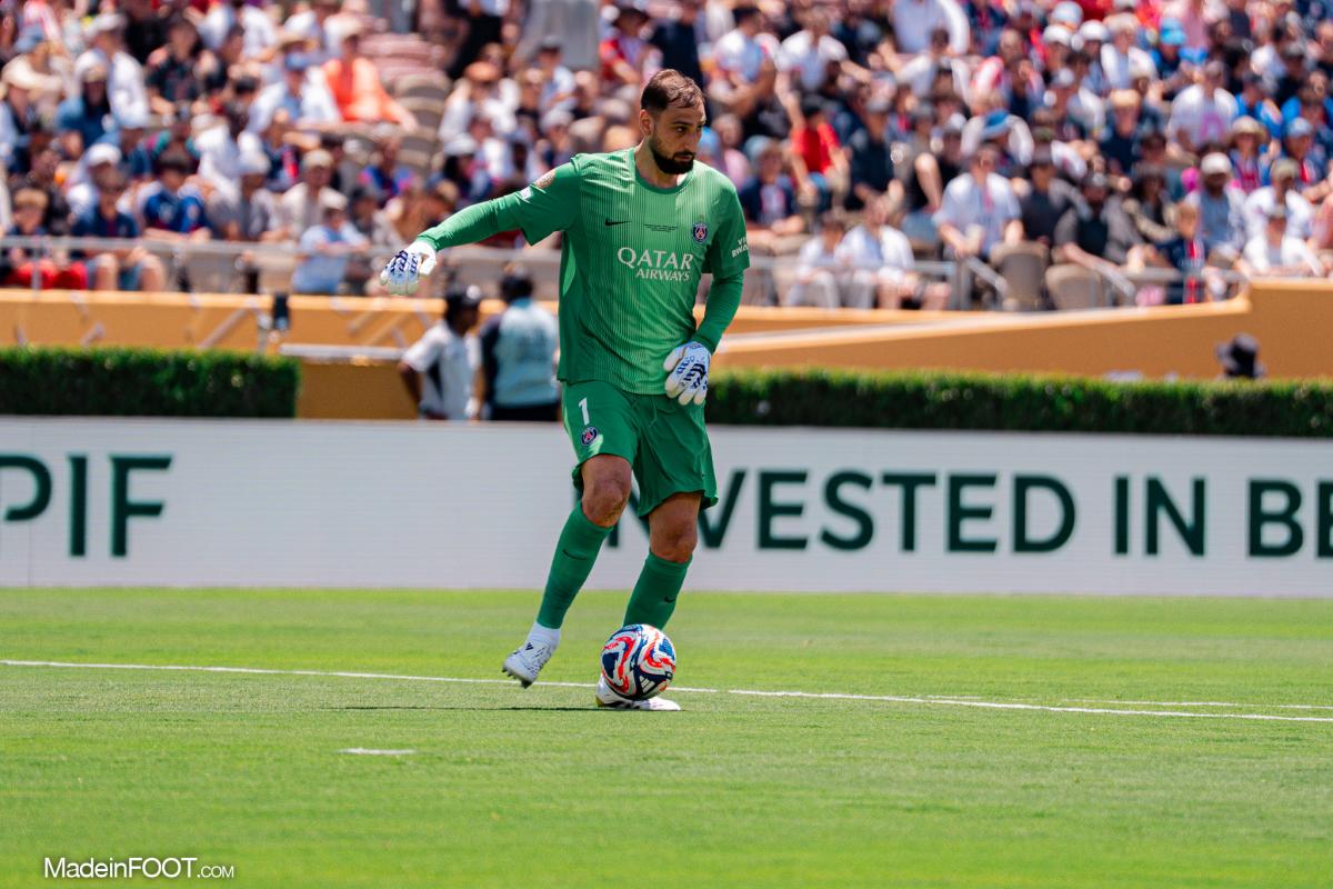 PSG - Jamal Musiala vole au secours de Donnarumma après sa grave blessure