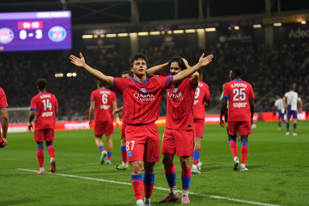 Portugal - Le coup franc splendide de João Neves avec la Seleção (vidéo)