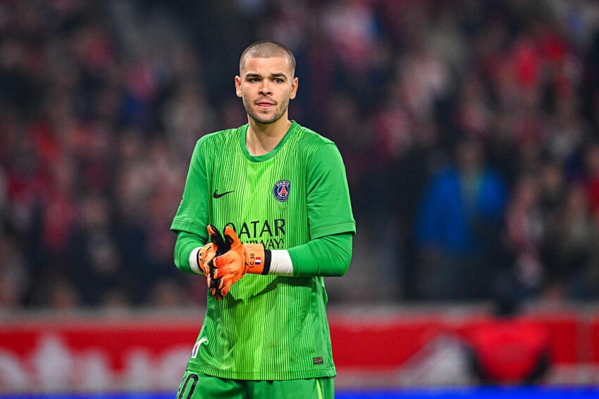 PSG - Sa nouvelle vie à Paris, la comparaison avec Donnarumma... Lucas Chevalier déballe tout