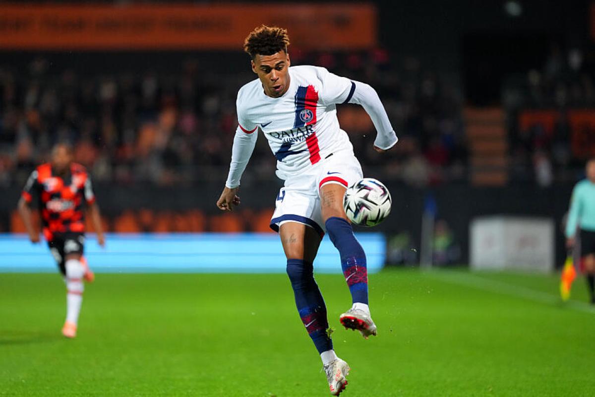 PSG - Désiré Doué rechute et sort sur civière lors du match face au FC ...