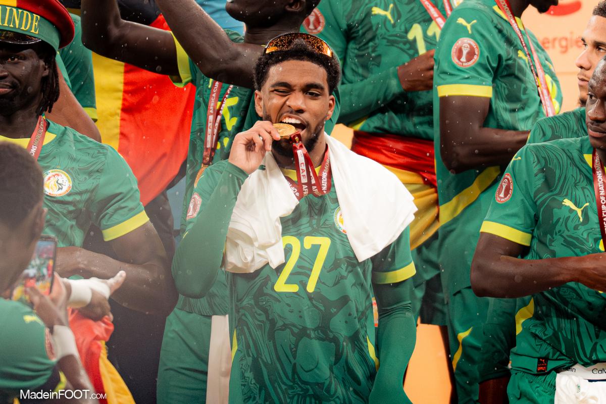 Sénégal - Ibrahim Mbaye s'excuse après avoir posté une photo lunaire ...