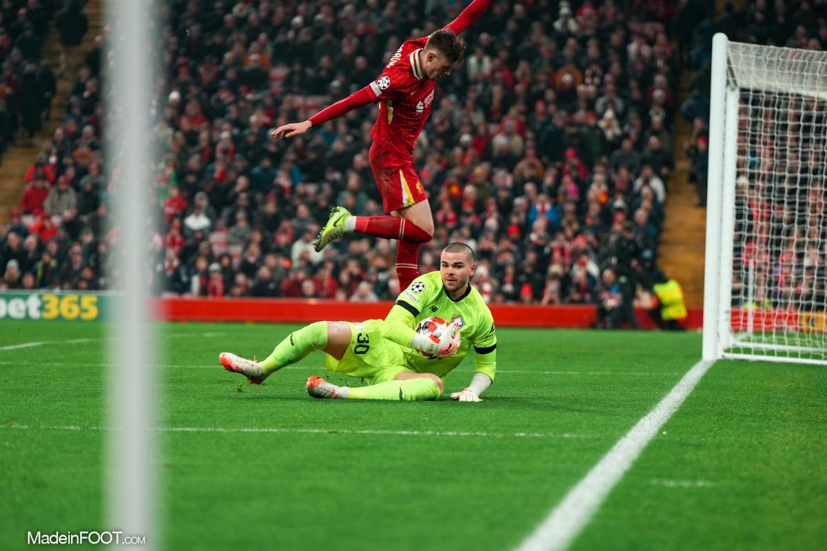 PSG - Lucas Chevalier a effectué sa première séance d'entraînement avec ...
