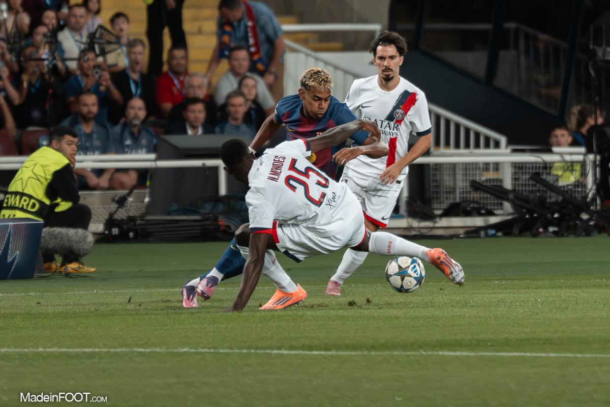 PSG - Nuno Mendes raconte sa rivalité avec Lamine Yamal