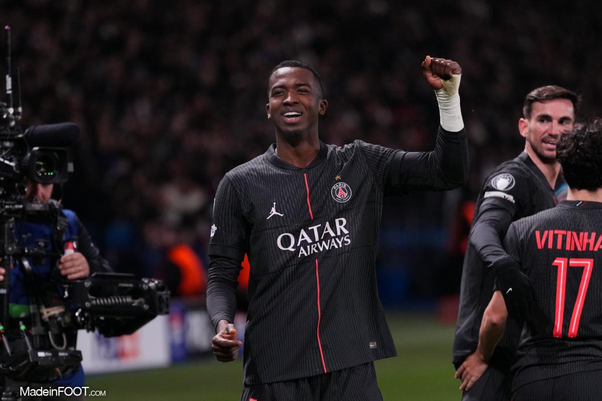 PSG - Willian Pacho savoure le carton contre le Stade Rennais... et sa ...